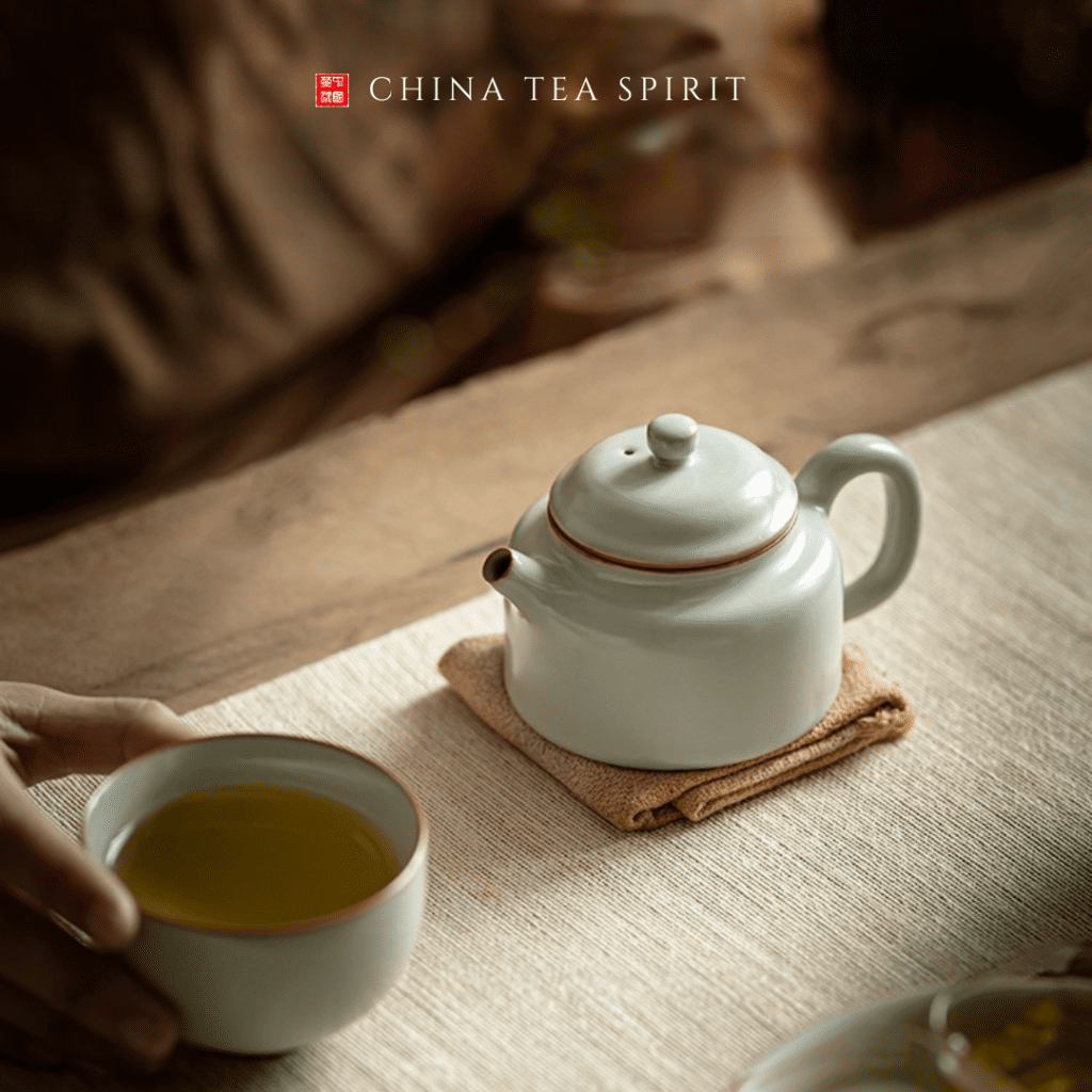 Vintage Simple Chic Ceramics De Zhong Teapot - China Tea Spirit