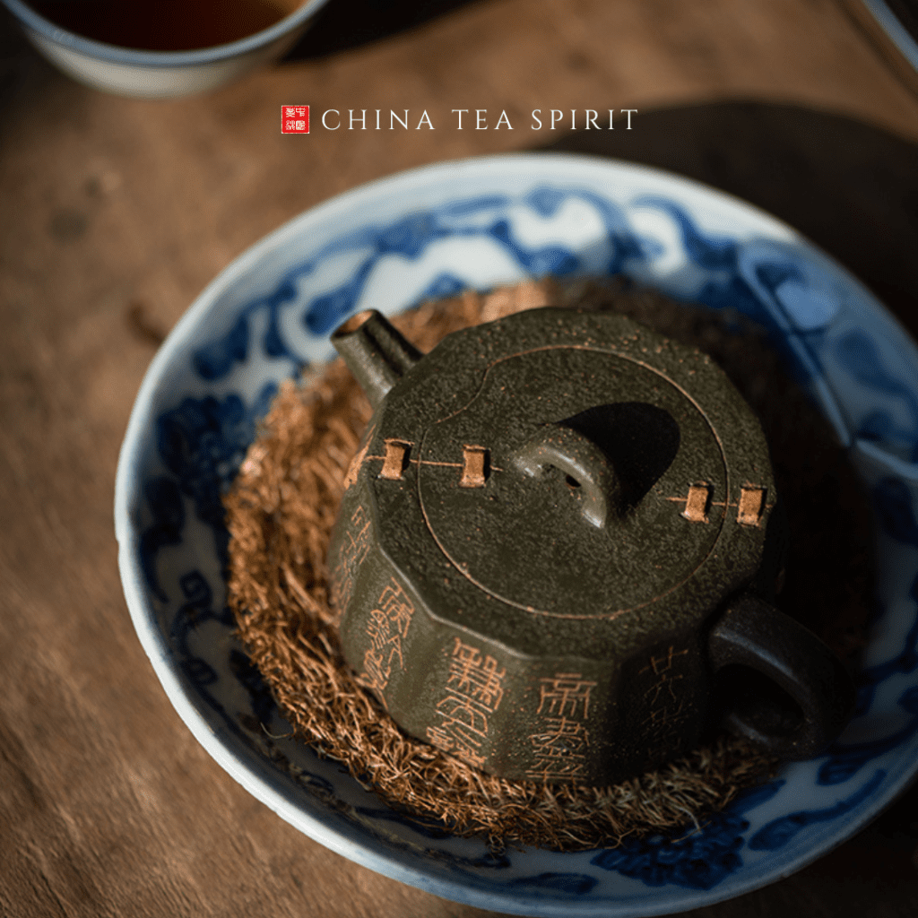 Duanni Lvni Qin Quan 85ml Yixing Teapot - China Tea Spirit
