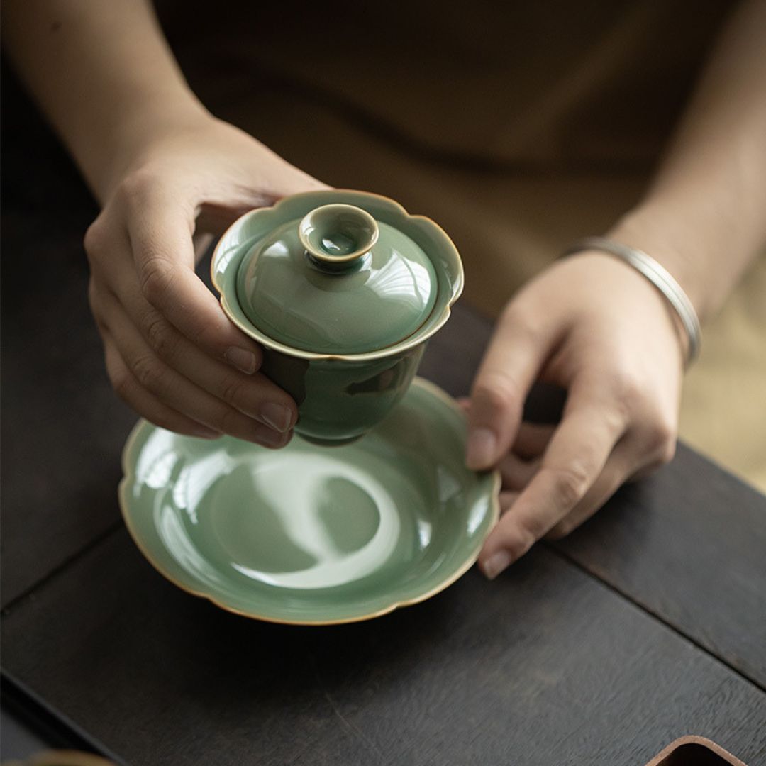 Yue Ware Ceramic Flower Shaped Gaiwan - China Tea Spirit