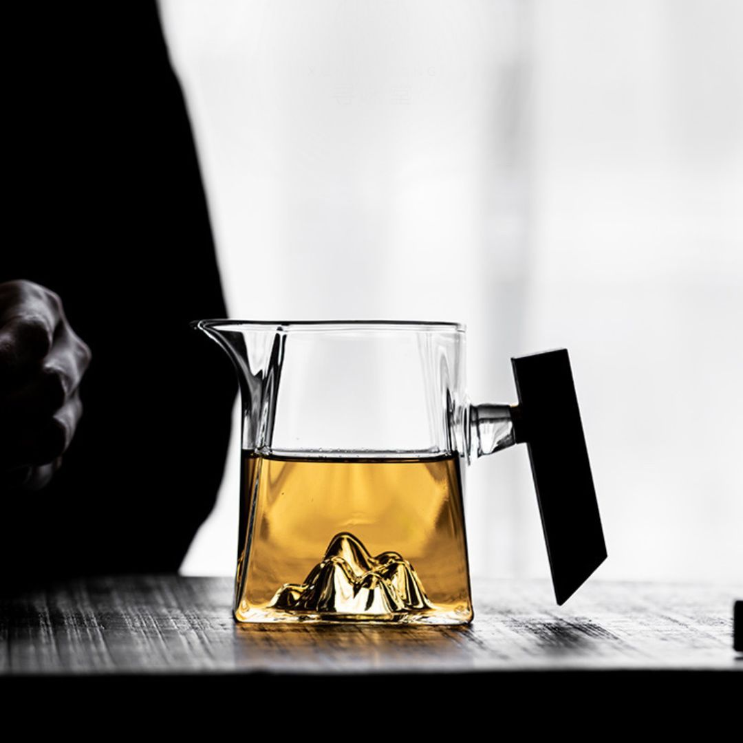 Wood Handle Thickened Glass Mountain Fair Cup Gong Dao Bei