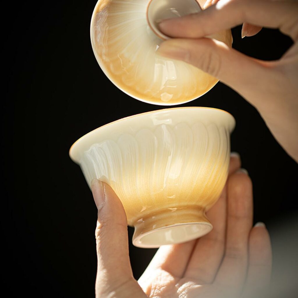 Vintage Ceramic Flower Petal Pattern Gradient Yellow Gaiwan - China Tea ...