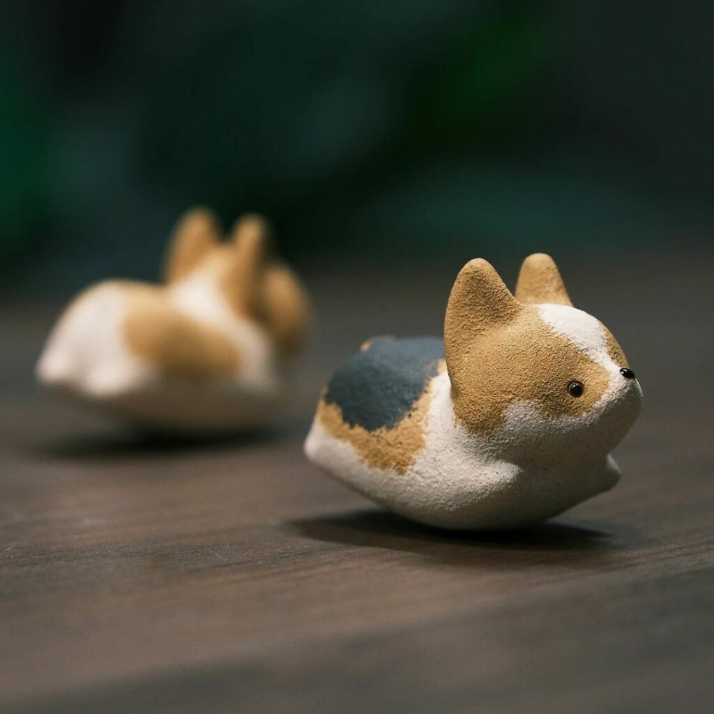 Cute Running Corgi Tea Pet Figurine - China Tea Spirit