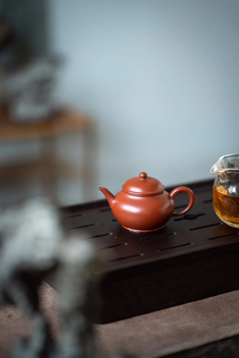 Zhuni Curved Spout Shui Ping 110ml Yixing Teapot - China Tea Spirit