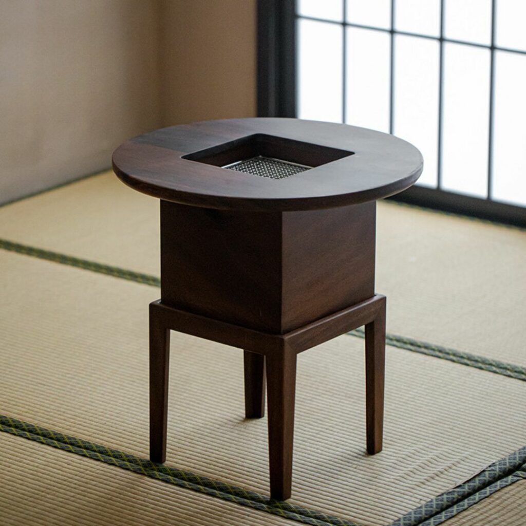 Vintage Walnut Wood Tea Table - China Tea Spirit