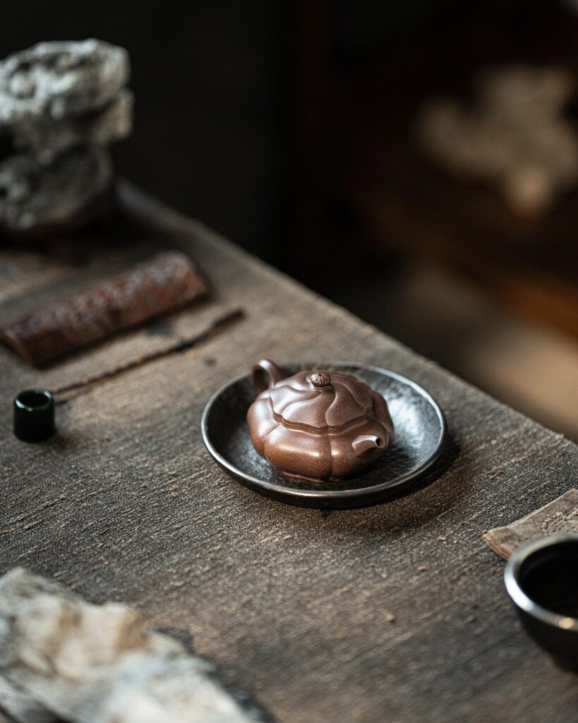 Fully Handmade Zini Wo Long Ju Shi 150ml Yixing Teapot - China Tea Spirit