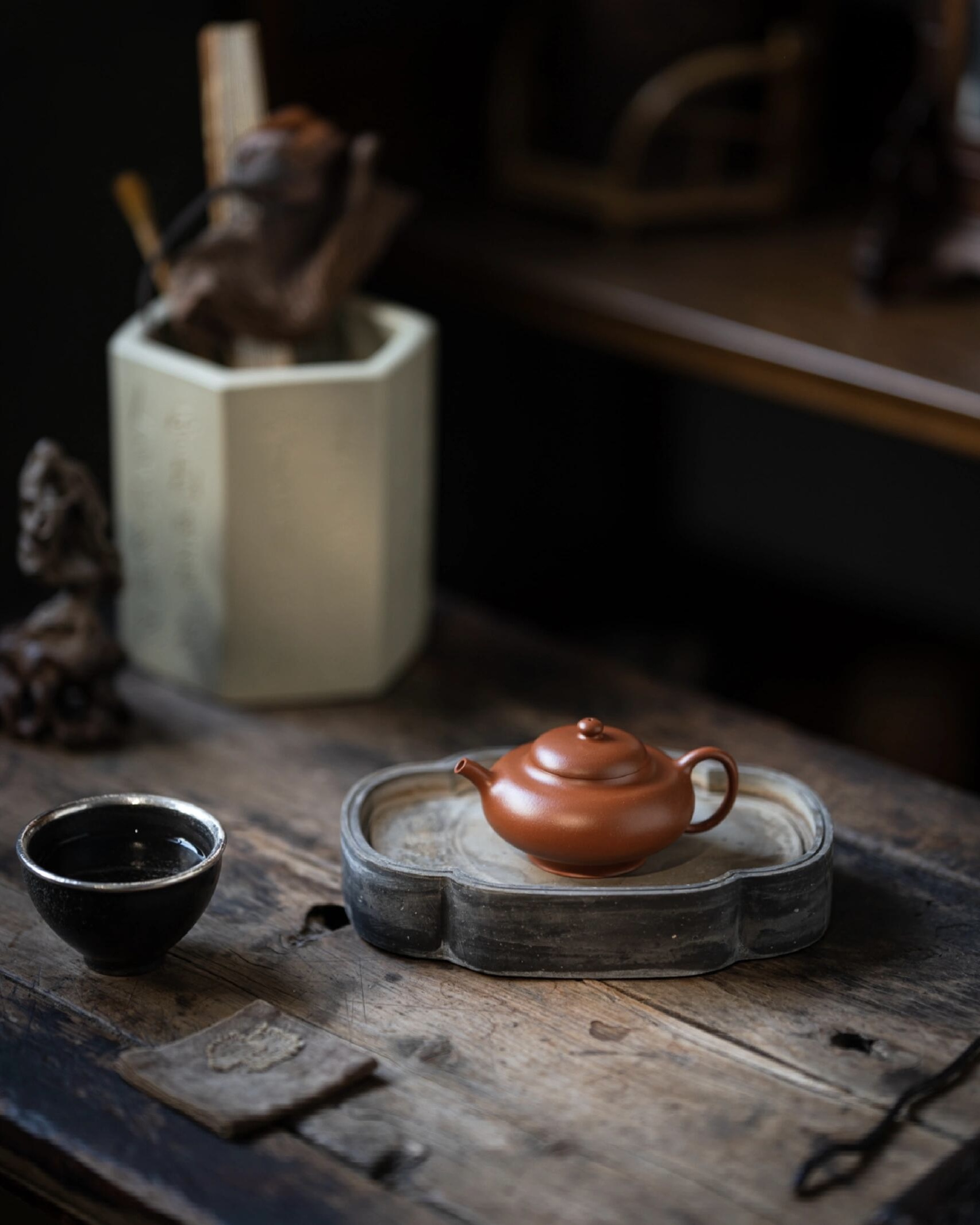 Half Handmade Xiao Hong Ni Bian Shi 150ml Yixing Teapot - China Tea Spirit