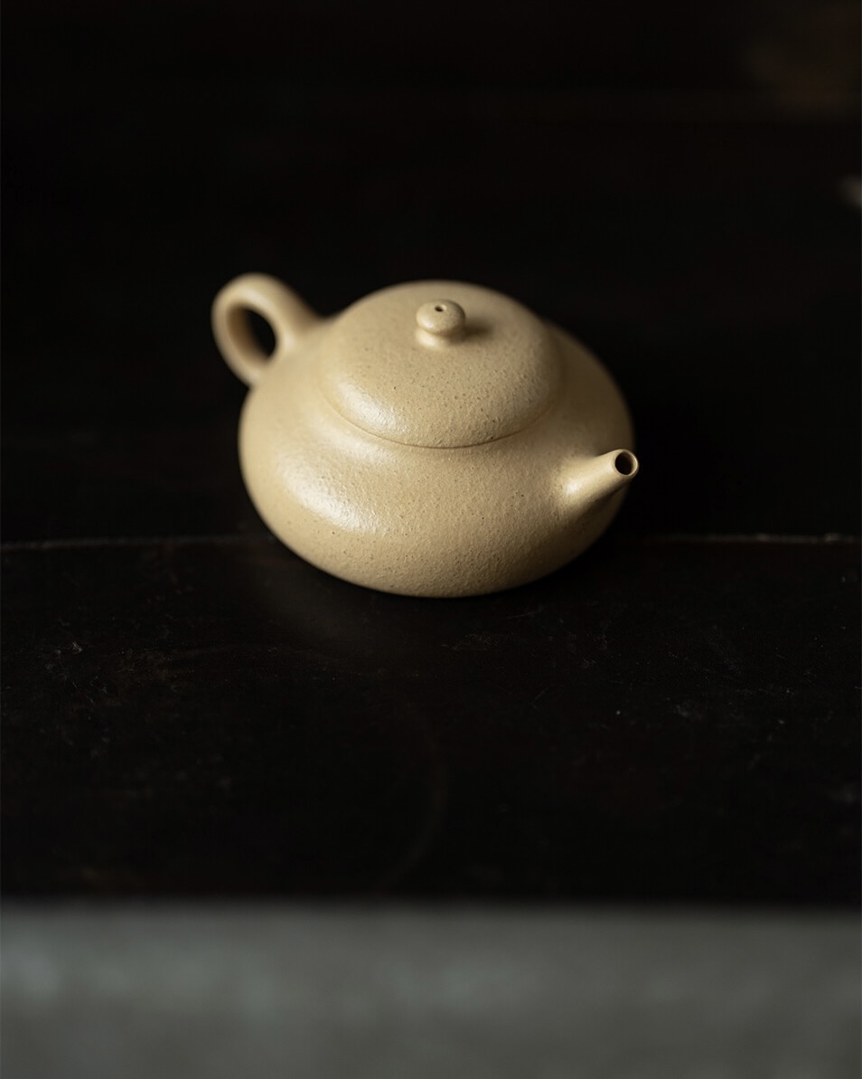 Li Pi Lvni Jing Le 140ml Yixing Teapot - China Tea Spirit