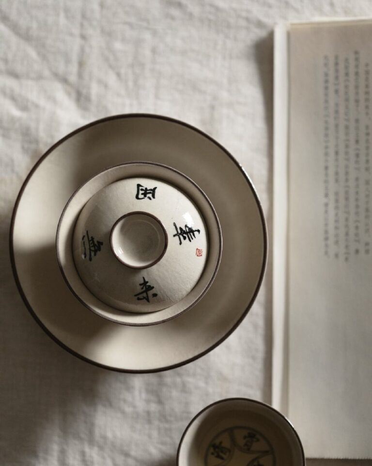 Hand-painted Powder Glaze Ceramic Calligraphy Shi Jing 120ml Gaiwan ...