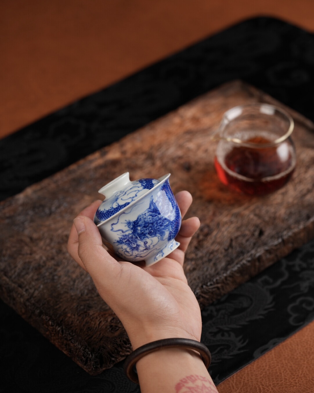 Hand-painted Qinghua Gold Painting Ceramic Flying Dragon 110ml Gaiwan ...