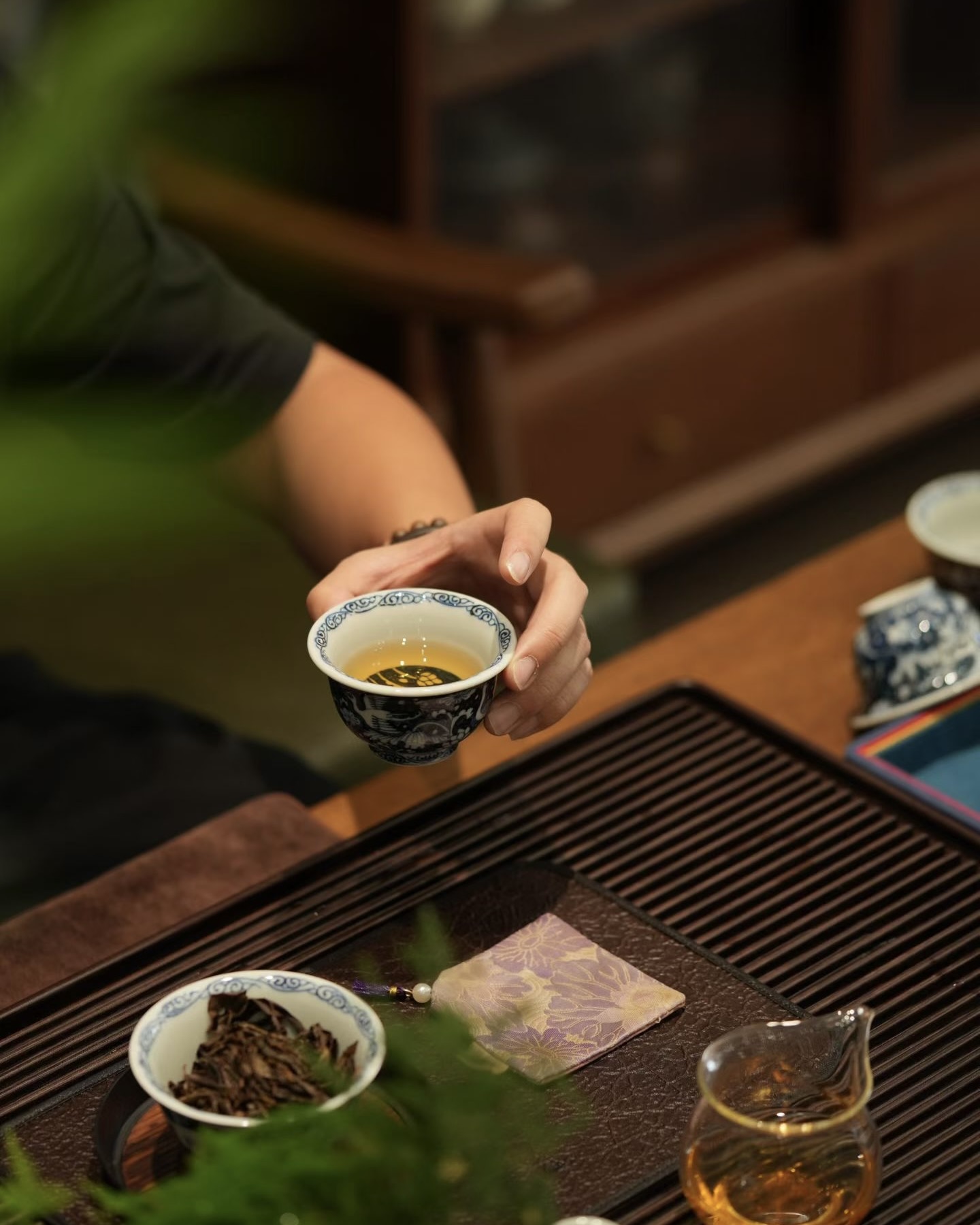 Hand-painted Qinghua Wood-kiln Fired Ceramic Lotus and Crane 80ml Host ...